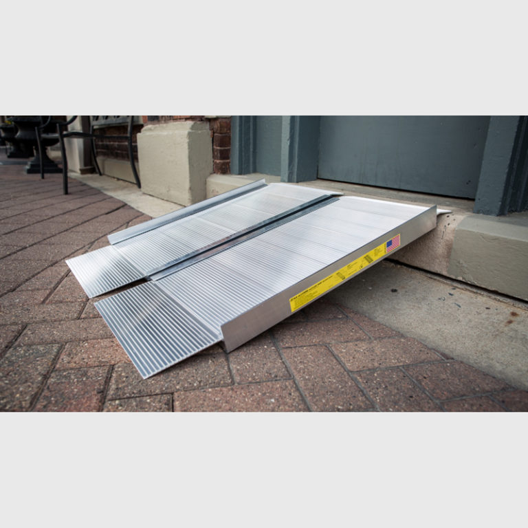 SUITCASE® Singlefold Ramp – HOME HEALTH PAVILION